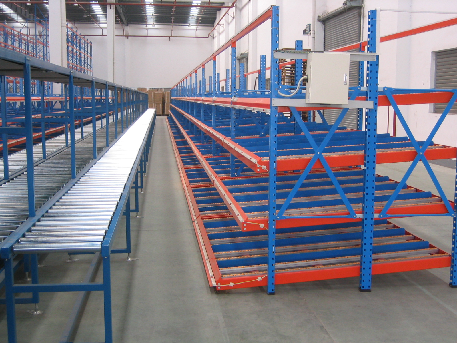 Customized Roller Racking Flow Through Shelves Rolling Storage Rack ...