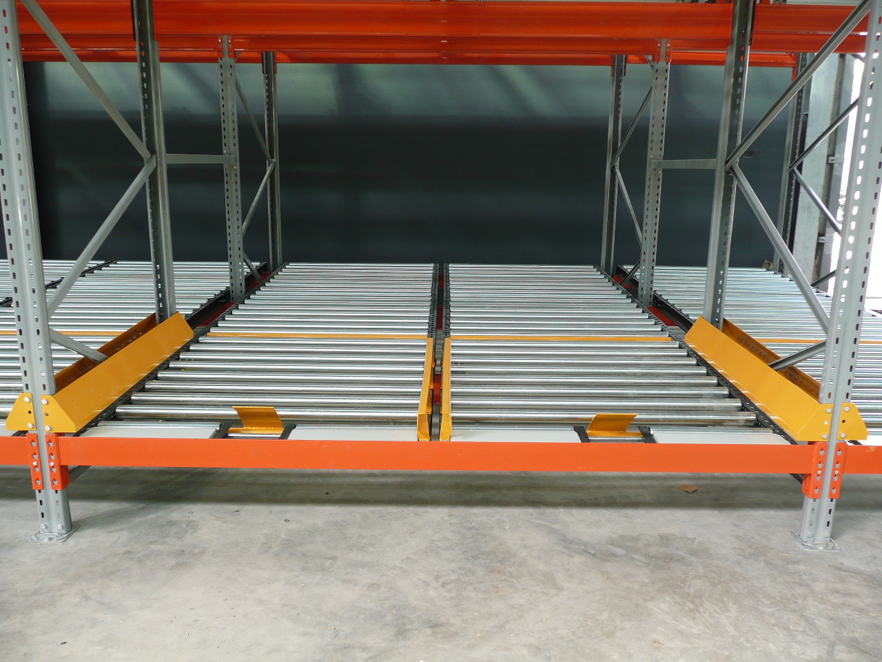 Customized Gravity Rack Rolling Shelving Industrial Warehouse Flow ...